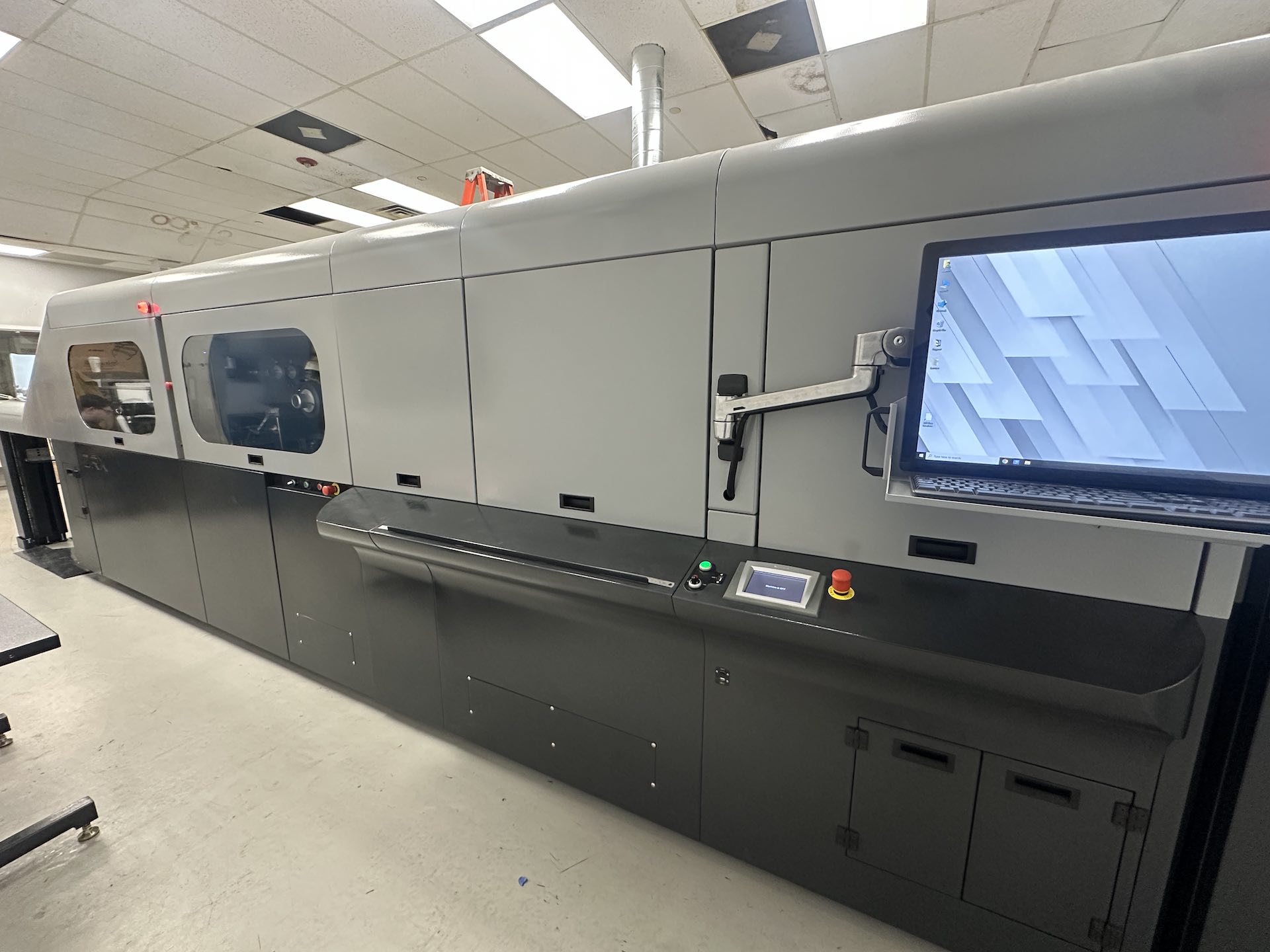 Hatteras Installs First Harris & Bruno ZRX Digital Embellishment Press ...